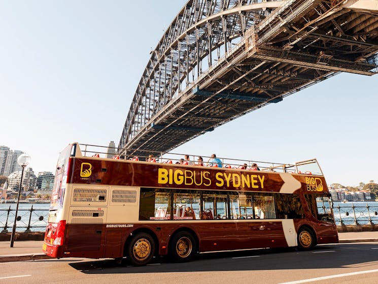 BIG BUS – The best way to see Sydney! - Rydges Darling Square Apartment ...