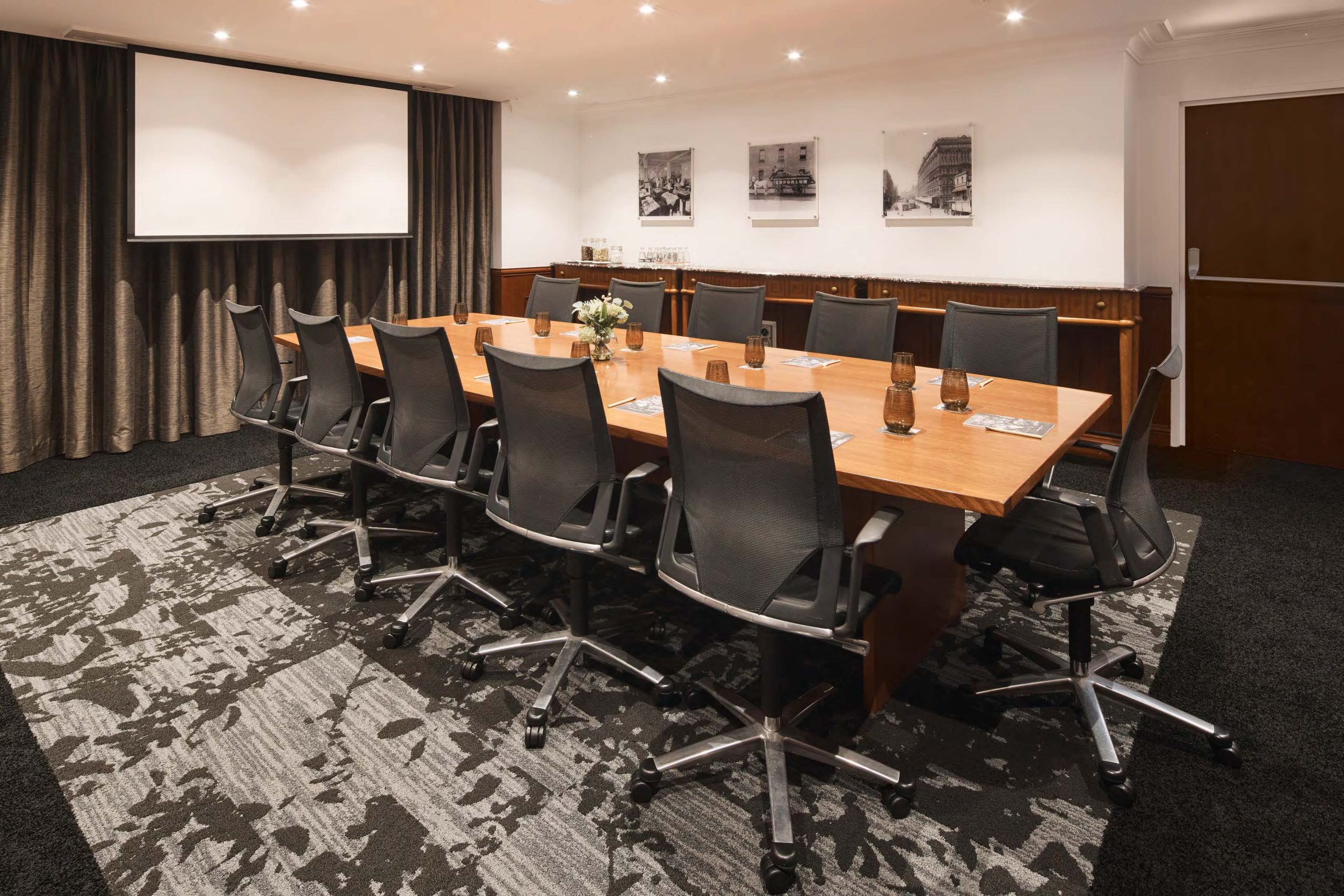 Sydney Boardroom - Horden - Rydges World Square