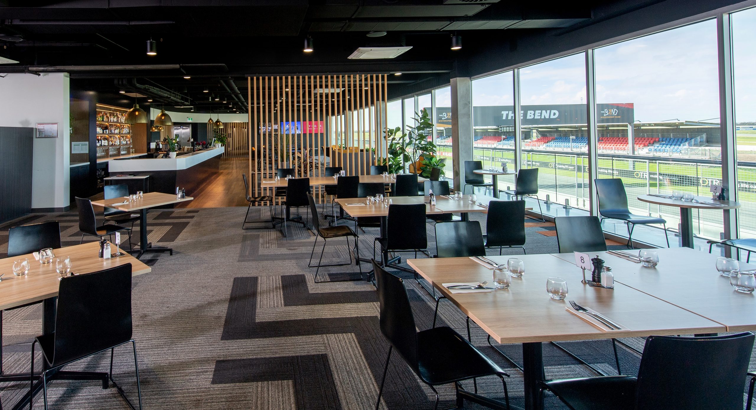 APEX Bar x Dining | The Bend Motorsport Park Restaurant | Rydges Pit ...